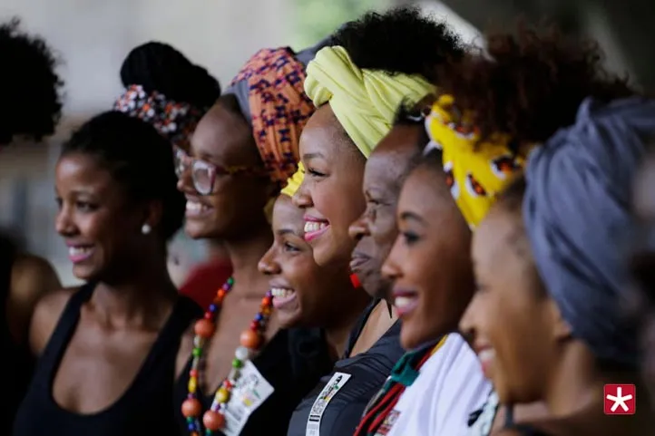 Pardos e negros são maioria da população brasileira